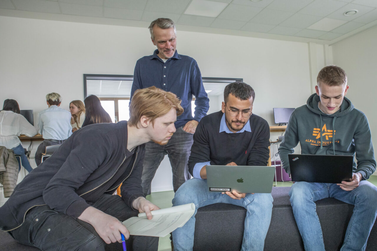 Wir ueber uns | BS 32 Berufliche Schule an der Landwehr